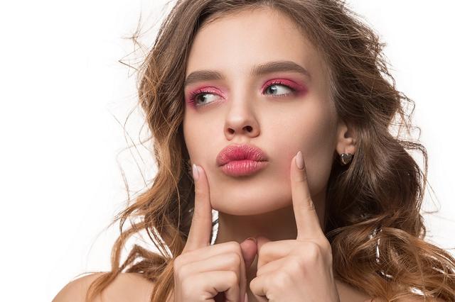 5 صيحات مكياج ستهيمن على العام 2024 مجلة الجميلة